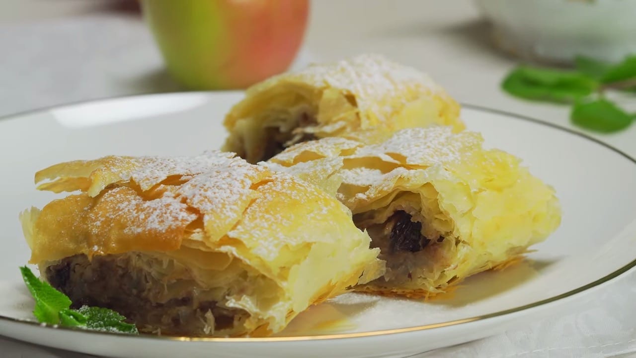 Easy & Delicious APPLE STRUDEL Out of Phyllo Dough / Filo Pastry : Book ...